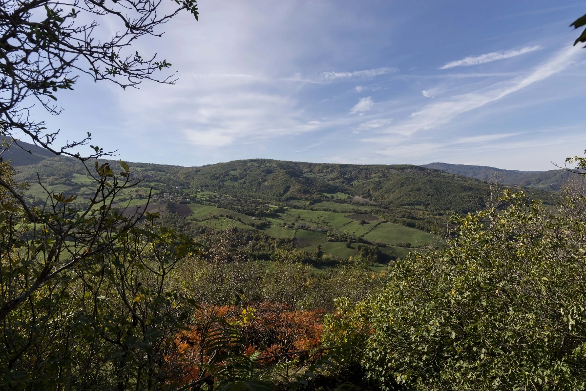 Adventures and spectacular panoramic views in the Marecchia Valley ...